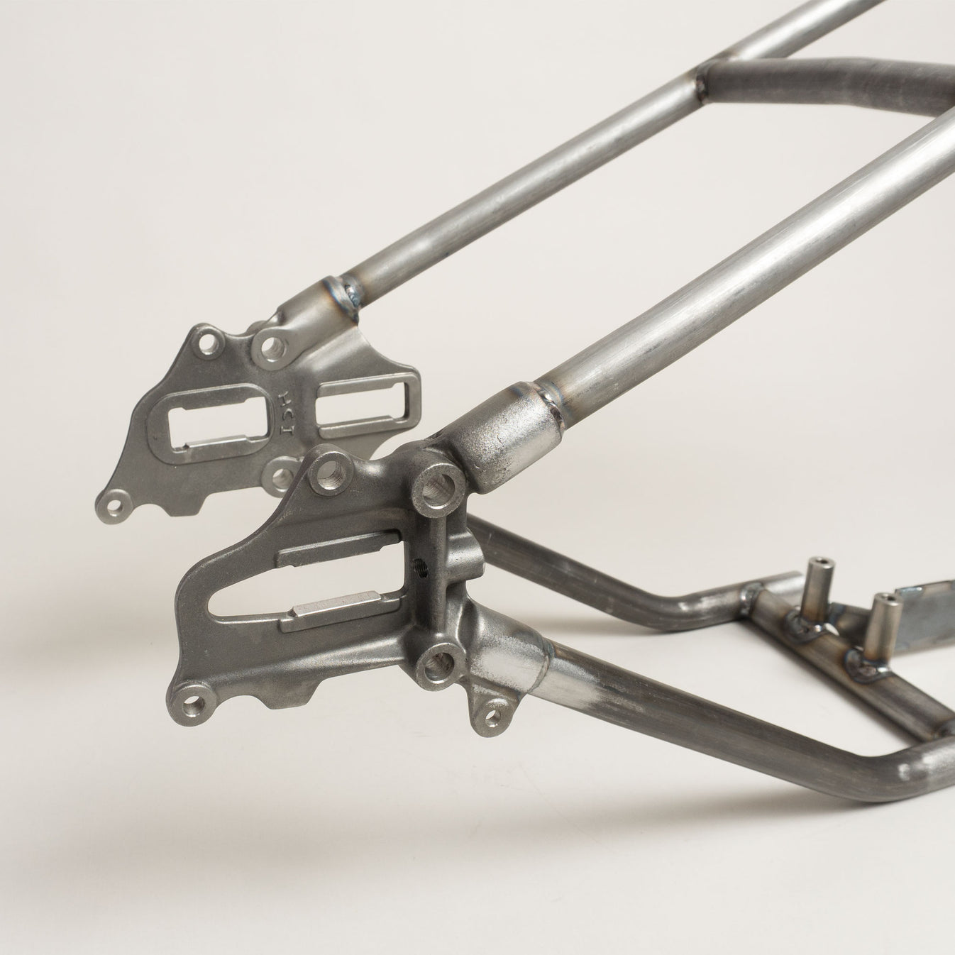 Big Twin Evo Weld-On Hardtail with Cast Axle Plates – Krispy Choppers